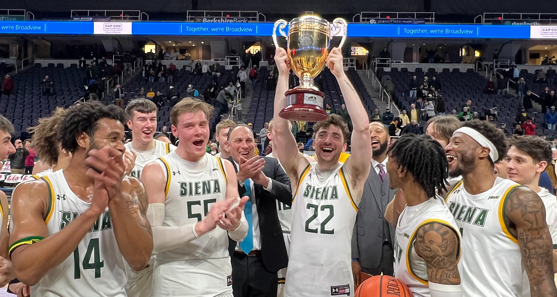 Platek’s consistent play continues; Walton finds his shot; Harris ...