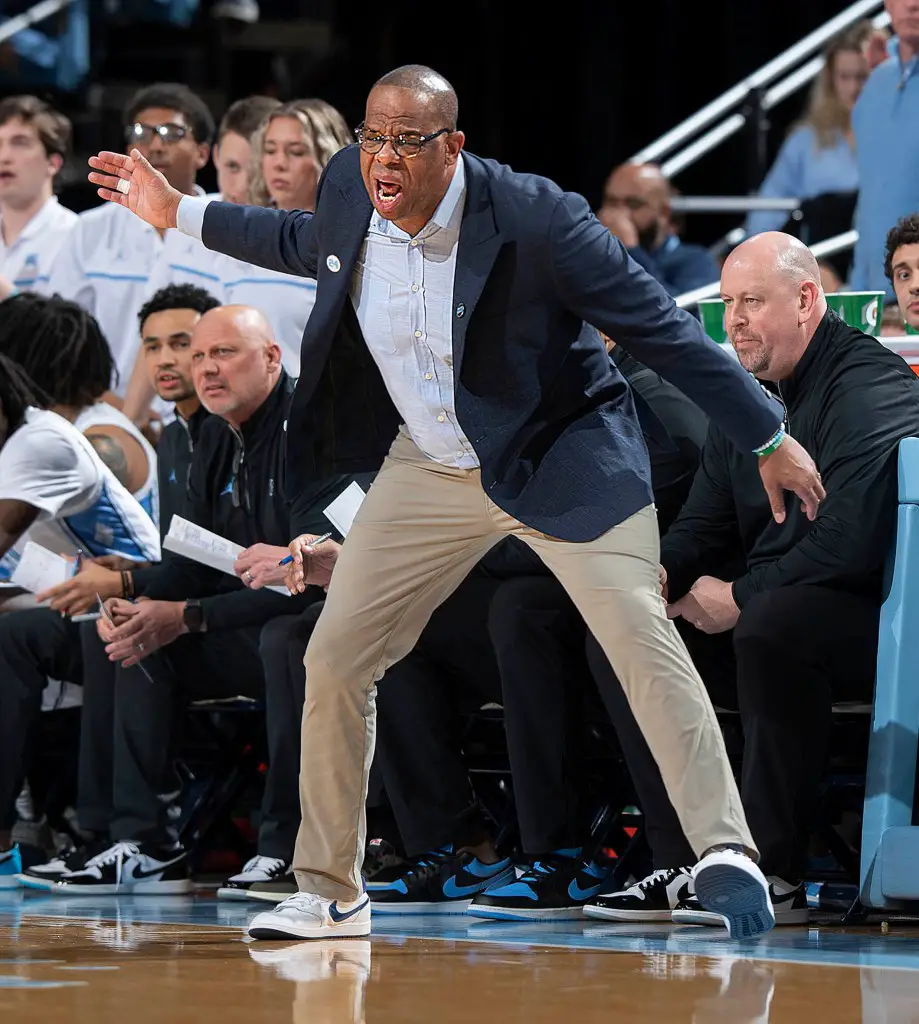 Read UNC contract extension Hubert Davis signed