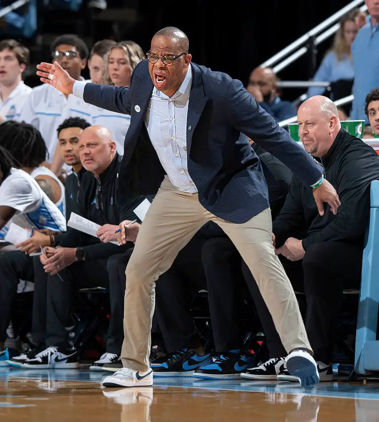 Read UNC contract extension Hubert Davis signed