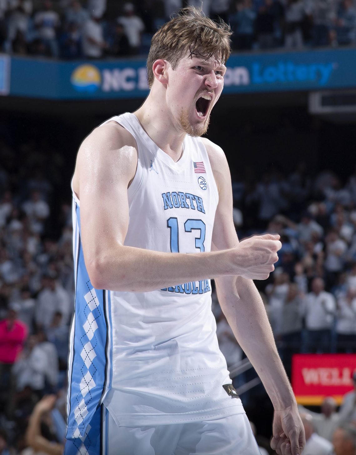 From flat to fabulous: Carolina rolls by Jayhawks with second-half surge
